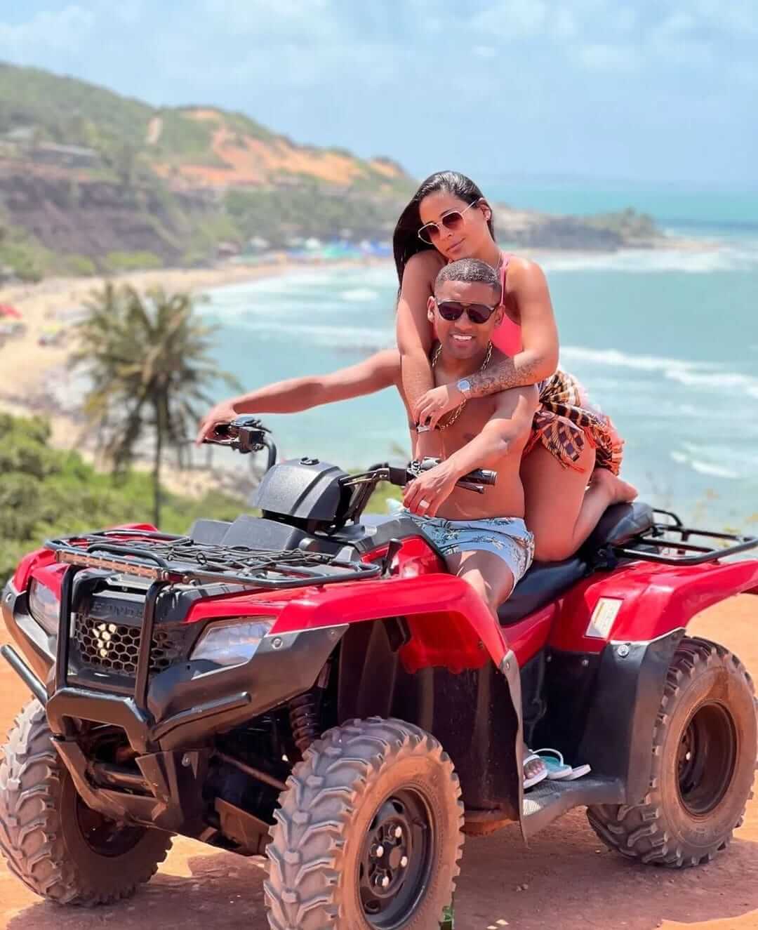 Aventura com seu amor em Pipa: Passeio de Quadriciclo para Casais